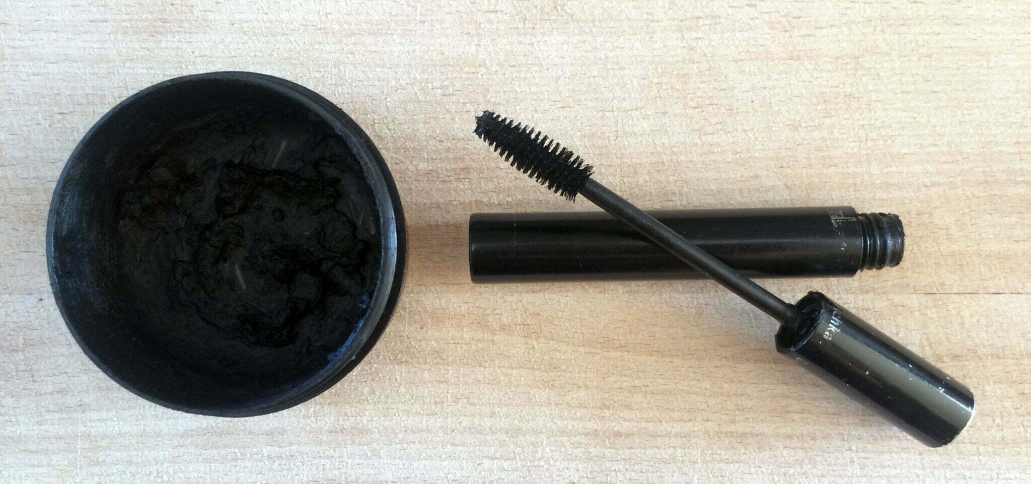 DIY: Maak je eigen mascara - HetkanWEL