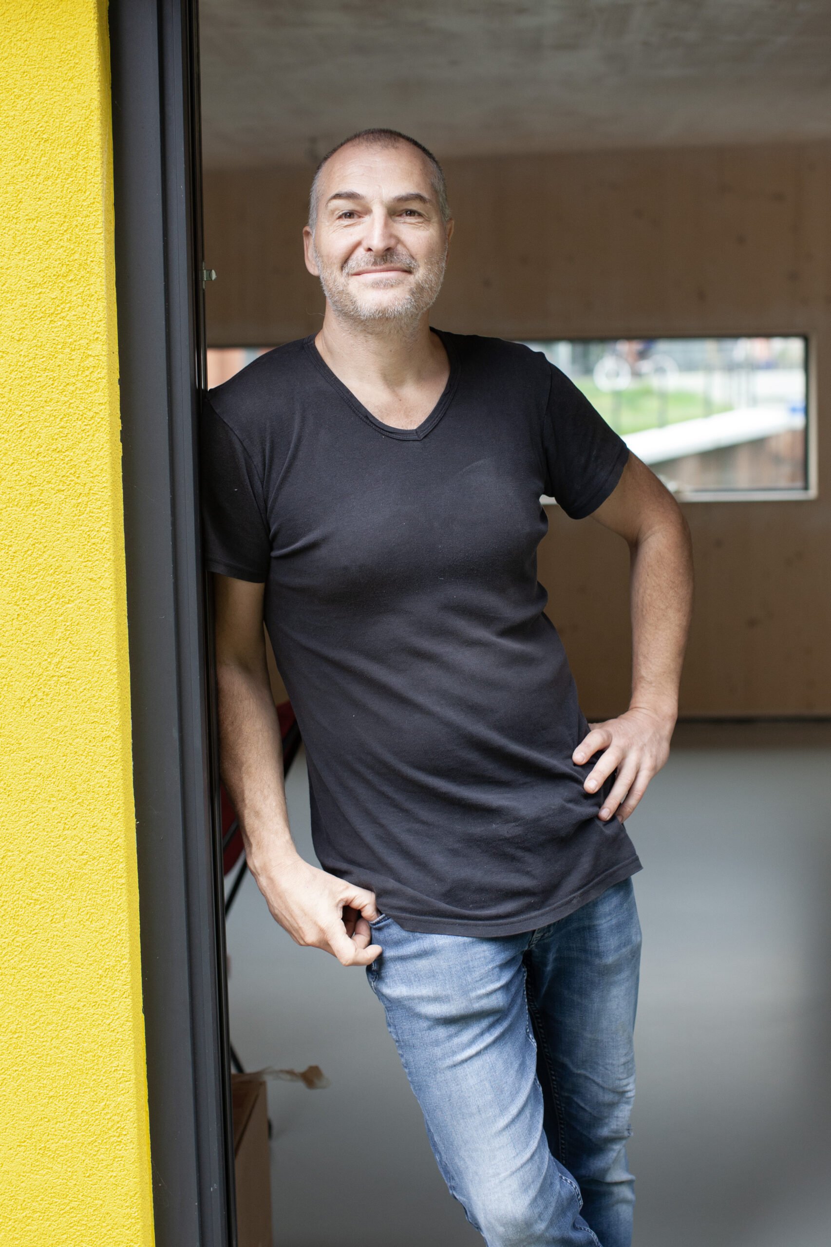 Eva en Arjan wonen in een duurzame woonark met energielabel A++++ in ...