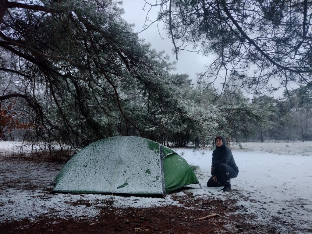 Winterkamperen zonder houtkachel: hoe houd je het warm? 10 tips van een pro